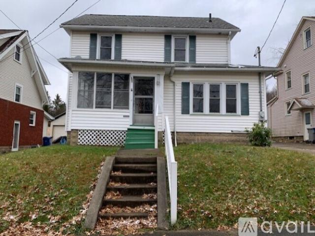 3 BR, 1 BA Apartment 729 Davenport Street, Meadville, PA 16335
