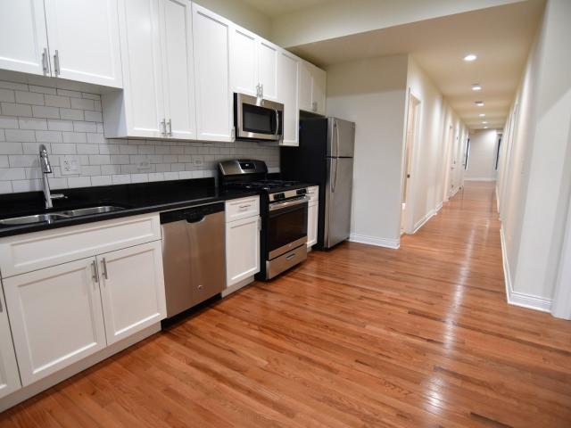 3 BR, 1 BA Apartment 732 / 3803 3809 W Grace / N. Broadway Unit 3807 2, Chicago, IL 60613