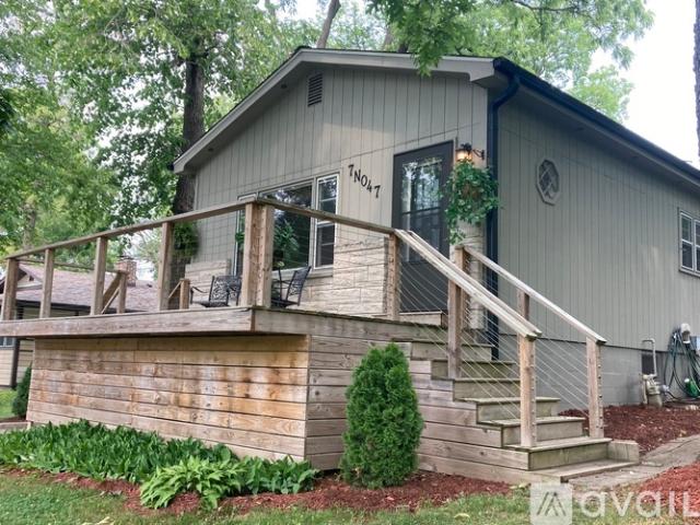 3 BR, 1 BA Apartment 7 N 047 Riverside Drive, St. Charles, IL 60174