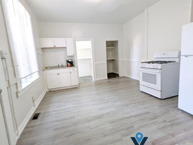 3 BR, 1 BA Apartment 7 Worcester Pl, Unit 1, Holyoke, MA 01040