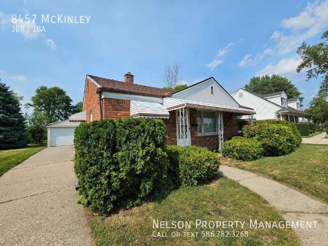3 BR, 1 BA Apartment 8457 McKinley, Center Line, MI 48015