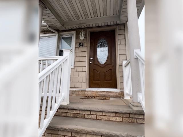 3 BR, 1 BA Apartment 84 3rd Ave, East Rockaway, NY 11518