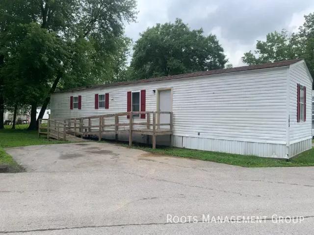3 BR, 1 BA Apartment 8725 Wabash Avenue #105, Terre Haute, IN 47803