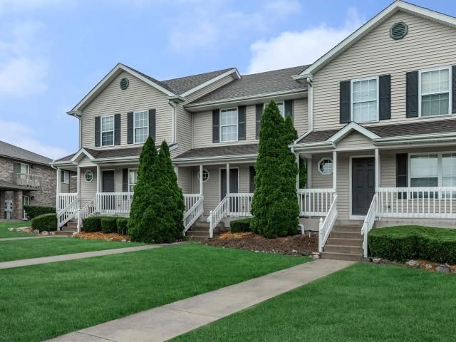 3 BR, 1 BA Apartment 801 Lucinda Avenue Unit 627LUC7, DeKalb, IL 60115
