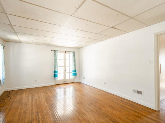 3 BR, 1 BA Apartment 804 West 18th Street Unit 804 W 18th St, Cedar Falls, IA 50613