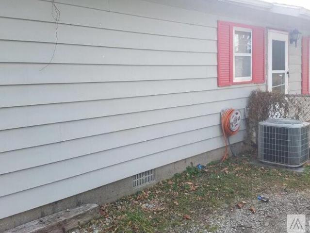 3 BR, 1 BA Apartment 805 Binford Street, Crawfordsville, IN 47933