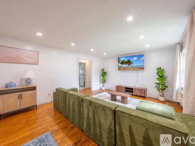3 BR, 1 BA Apartment 810 Walnut St, Linden, NJ 07036