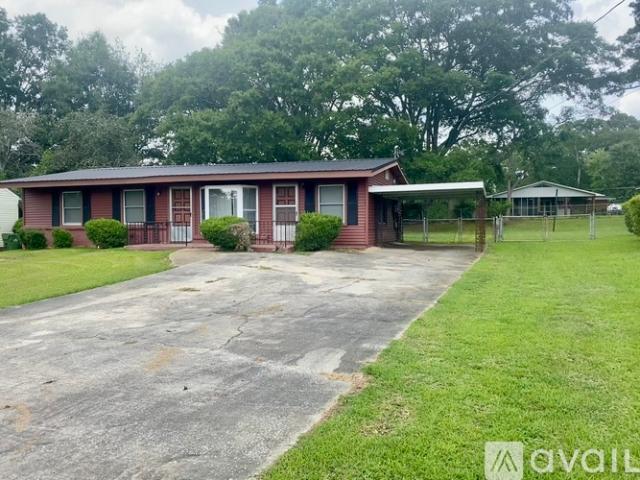 3 BR, 1 BA Apartment 810 S 11 Th St, Lanett, AL 36863