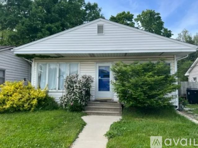 3 BR, 1 BA Apartment 818 West College Avenue, Normal, IL 61761