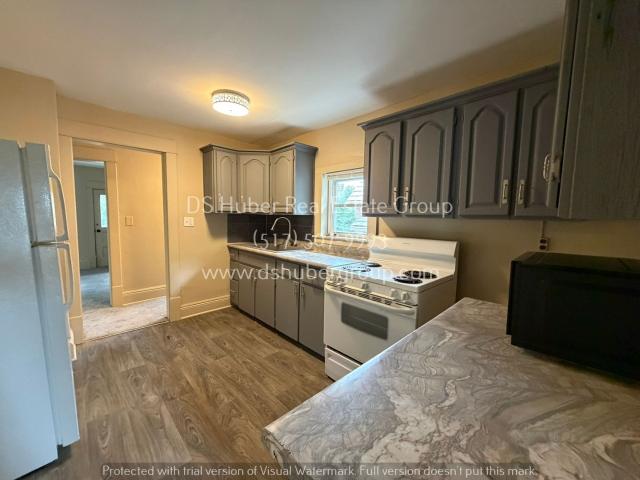 3 BR, 1 BA Apartment 819 Eureka St Lansing, MI 48912