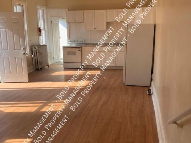 3 BR, 1 BA Apartment 827 Chestnut St Reading, PA 19602