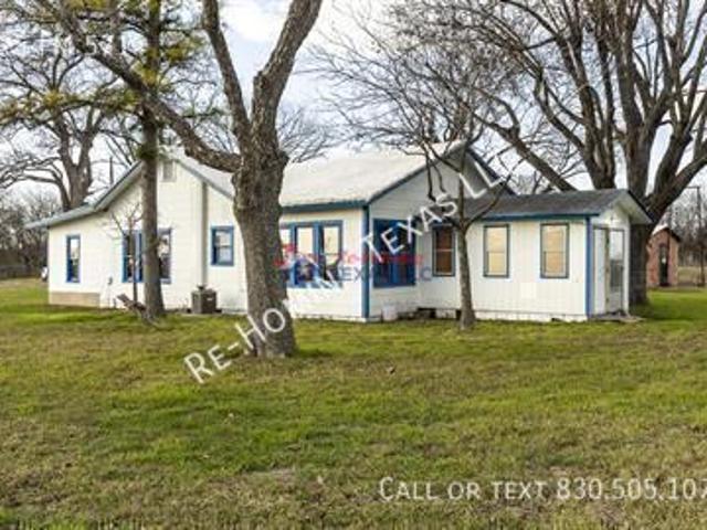 3 BR, 1 BA Apartment 825 FM 5714, LaCoste, TX 78039