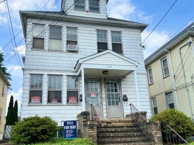 3 BR, 1 BA Apartment 825 Pennington St, Elizabeth, NJ 7202