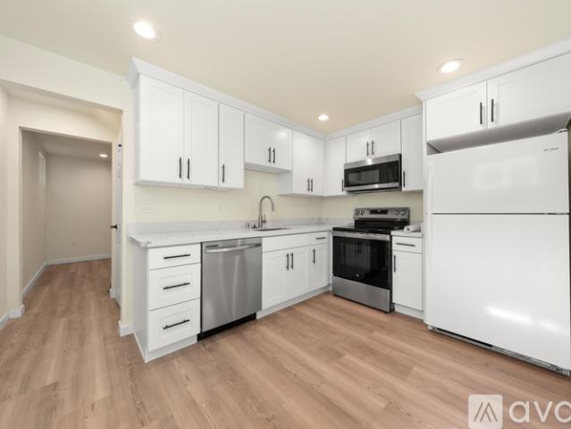 3 BR, 1 BA Apartment 8322 Wabash Ave S, Unit 8324 B, Seattle, WA 98118