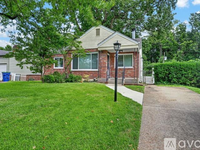 3 BR, 1 BA Apartment 9416 Lodge Pole Ln, St. Louis, MO 63126