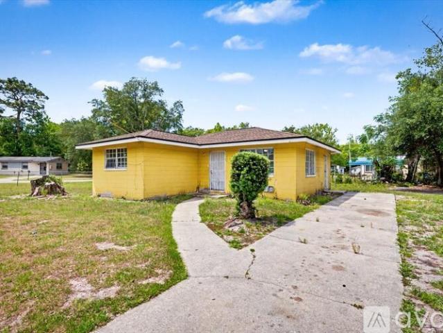 3 BR, 1 BA Apartment 9504 Waynesboro Ave, Jacksonville, FL 32208