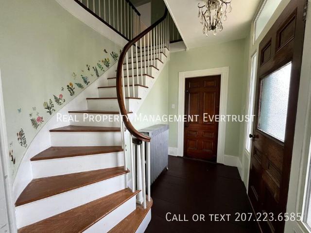 3 BR, 1 BA Apartment 98 Main Street, Winthrop, ME 04364