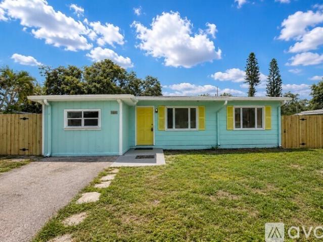 3 BR, 1 BA Apartment 904 67th St S, St. Petersburg, FL 33707