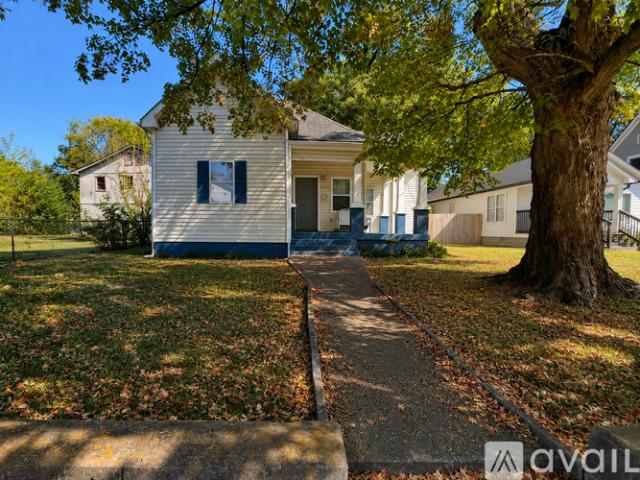 3 BR, 1 BA Apartment 909 Lischey Avenue, Nashville, TN 37207