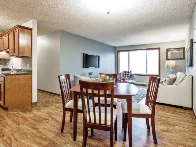 3 BR, 1 BA Apartment 912 4th Street SW Unit 08, Forest Lake, MN 55025