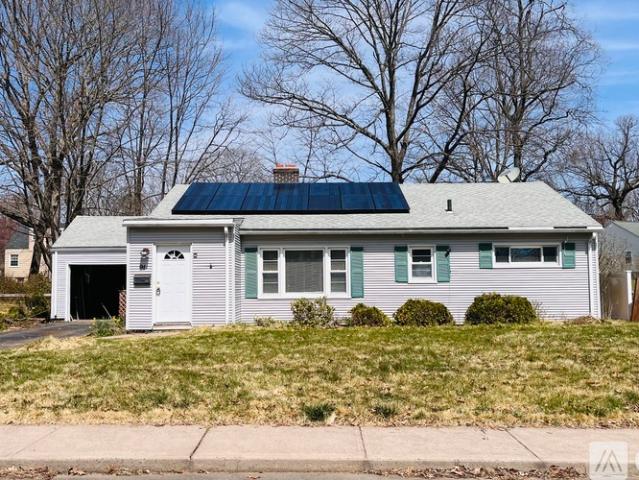 3 BR, 1 BA Apartment 91 Green Manor Rd, Manchester, CT 06042