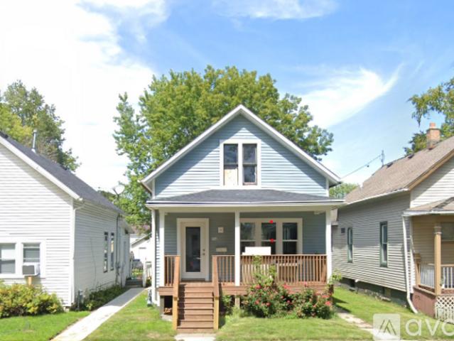 3 BR, 1 BA Apartment 924 Georgia Ave, Sheboygan, WI 53081