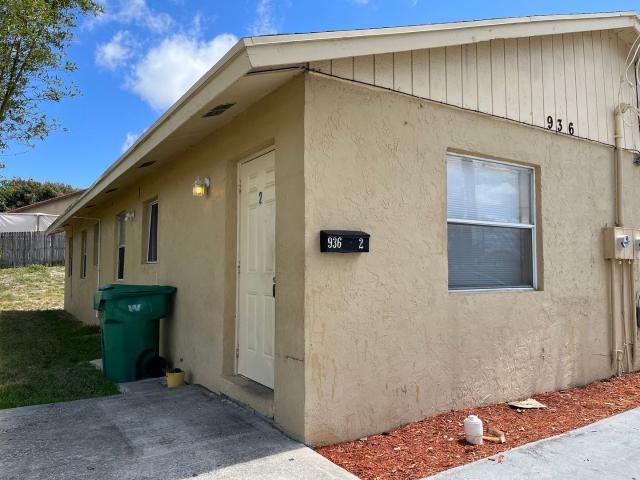 3 BR, 1 BA Apartment 936 W. 9th St Riviera Beach, FL 33404