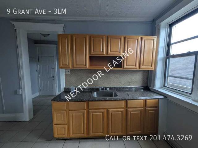 3 BR, 1 BA Apartment 9 Grant Ave, Jersey City, NJ 07305