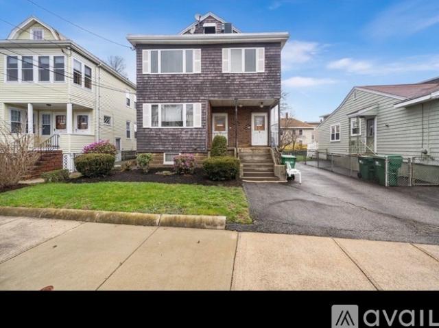 3 BR, 1 BA Apartment 9 Stearns Avenue, Medford, MA 02155