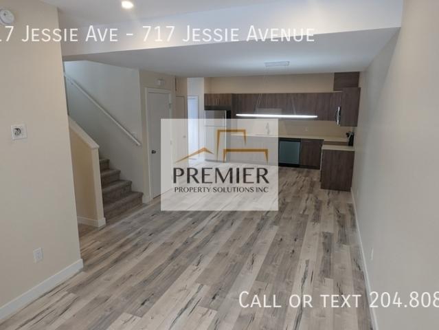 3 BR, 2.5 BA Apartment 3 717 Jessie Ave, Winnipeg, MB R3M 0Z4