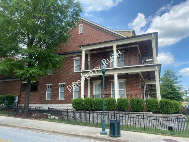 3 BR, 2.5 BA Apartment 105 E 3rd St Chattanooga, TN 37403