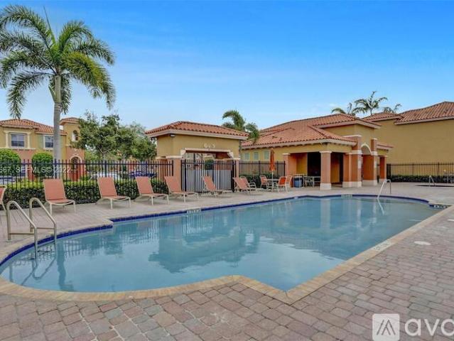 3 BR, 2.5 BA Apartment 10666 SW 7th St, Unit 2106, Pembroke Pines, FL 33025