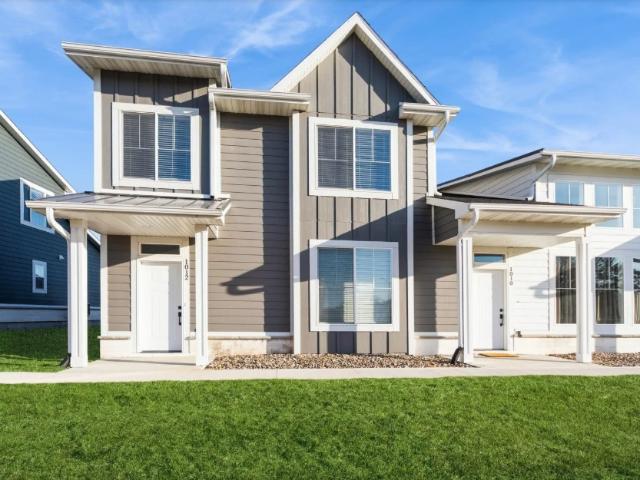 3 BR, 2.5 BA Apartment 1012 Maple St, Waukee, IA 50263