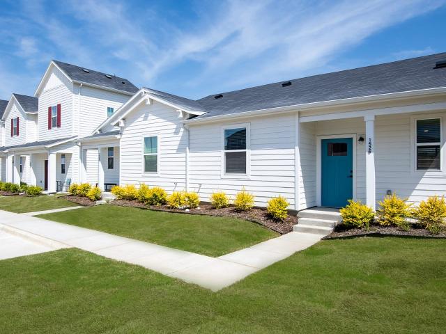 3 BR, 2.5 BA Apartment 10200 Mapleshade Ln Unit 1512 Palmetto Leaf Dr, Fort Worth, TX 76177