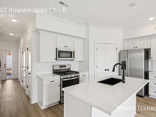 3 BR, 2.5 BA Apartment 102 Hummingbird Ct, Smithville, MO 64089