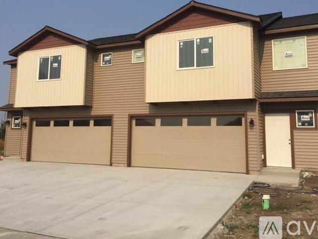 3 BR, 2.5 BA Apartment 1104 N Tschirley Rd, Spokane Valley, WA 99016