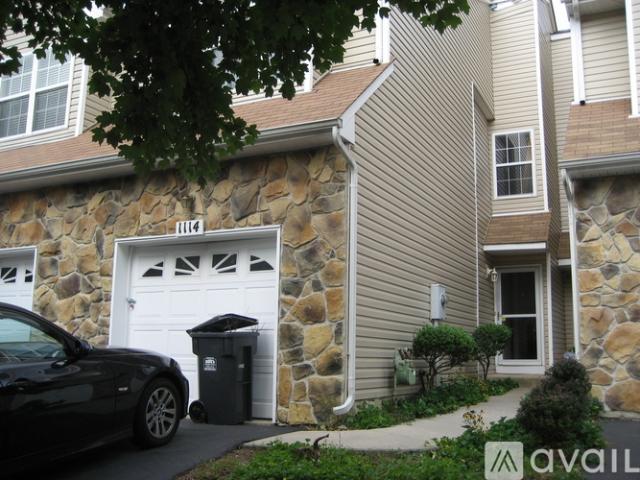 3 BR, 2.5 BA Apartment 1114 Oakcroft Lane, Unit 1114, Franklin Township, NJ 08873