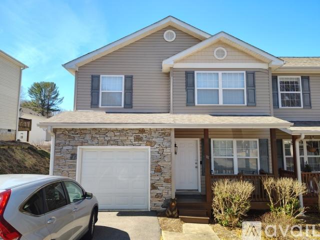 3 BR, 2.5 BA Apartment 111 Loch Haven Road, Unit 111, Swannanoa, NC 28778