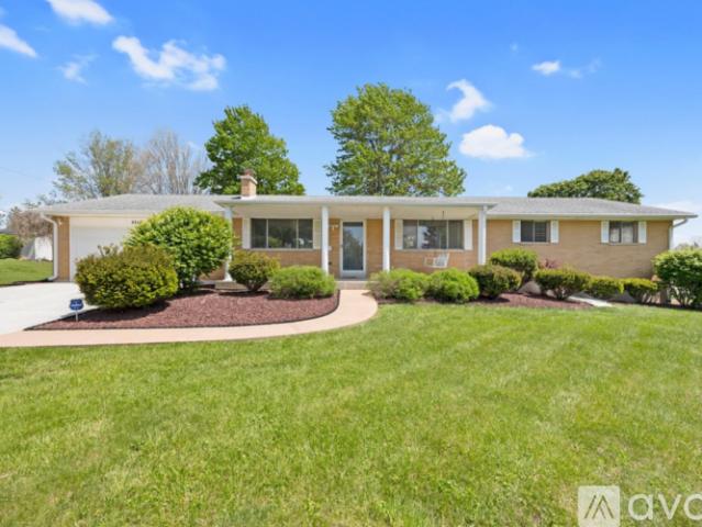 3 BR, 2.5 BA Apartment 1121 Michigan Street, Bellefontaine, OH 43311