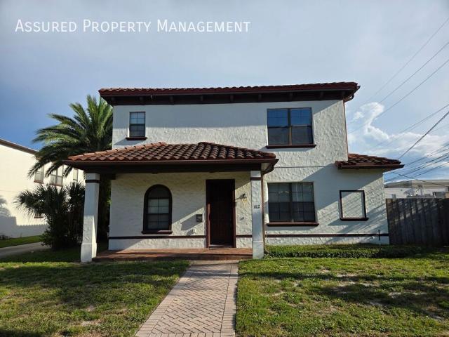 3 BR, 2.5 BA Apartment 112 E Esther St, Orlando, FL 32806