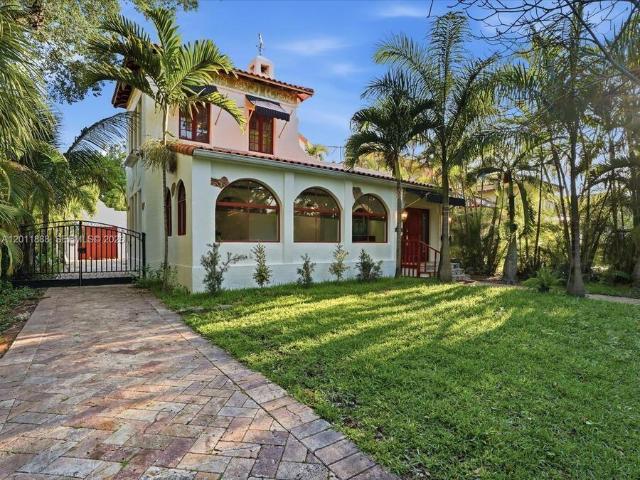3 BR, 2.5 BA Apartment 1137 Asturia Ave, CORAL GABLES, FL 33134