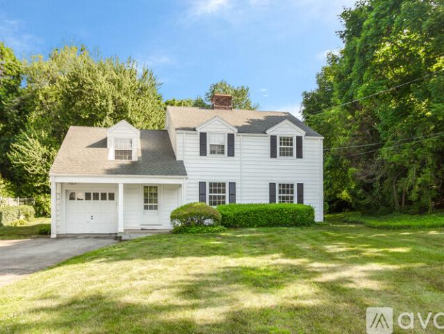 3 BR, 2.5 BA Apartment 11 Anderson Rd, Greenwich, CT 06830
