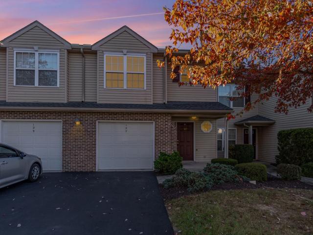 3 BR, 2.5 BA Apartment 127 Cardinal Ln, Hummelstown, PA 17036