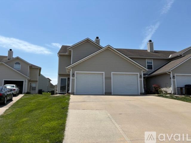 3 BR, 2.5 BA Apartment 1282 Northwest Phelps Court, Unit 1282, Grain Valley, MO 64029
