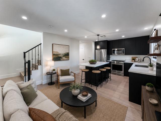3 BR, 2.5 BA Apartment 1208 N Alexandria Ave, Los Angeles, CA 90029