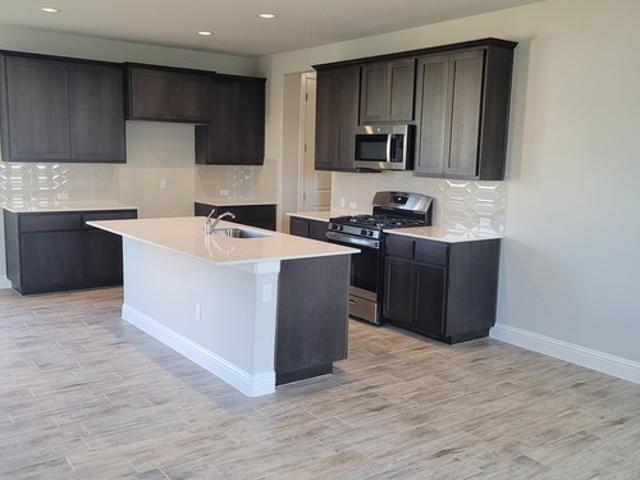 3 BR, 2.5 BA Apartment 120 Free Stone Dr, Andice, TX 78628