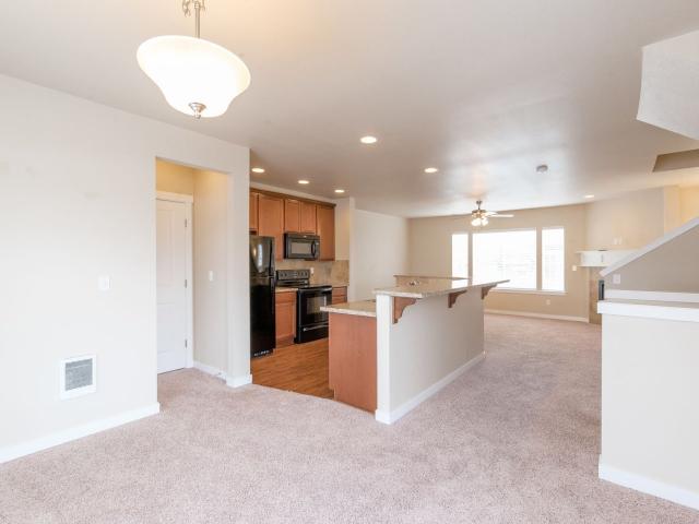 3 BR, 2.5 BA Apartment 12104 12108 55th Avenue Unit 5503 4, Puyallup, WA 98373