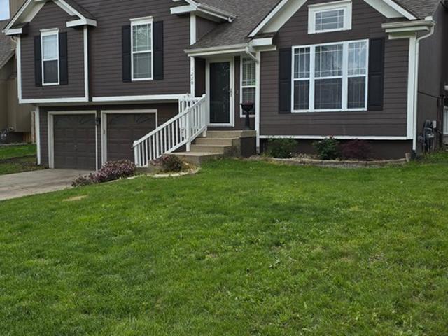 3 BR, 2.5 BA Apartment 1220 Northeast Applewood Street, Lee's Summit, MO 64086