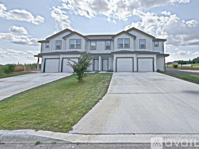 3 BR, 2.5 BA Apartment 122 Stefan Est, San Antonio, TX 78253