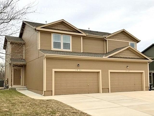 3 BR, 2.5 BA Apartment 1232 Budd Cir, Kansas City, KS 66109